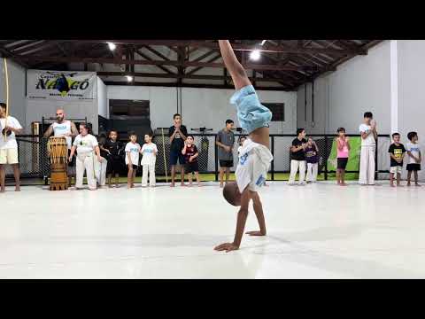 Capoeira Kids, Solo de movimentos e acrobacias / Contramestre Rafinha Capoeira Nagô 