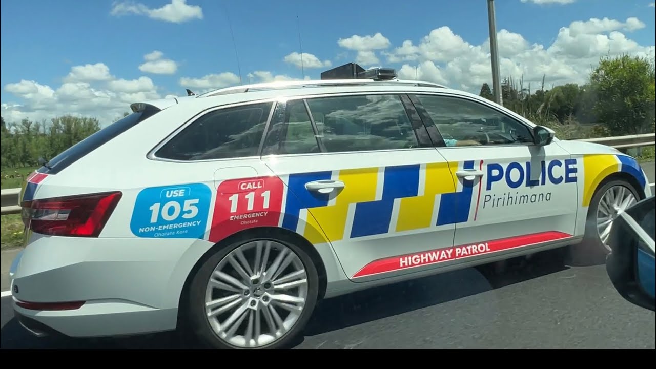 New Zealand Police Car Highway Patrol - YouTube
