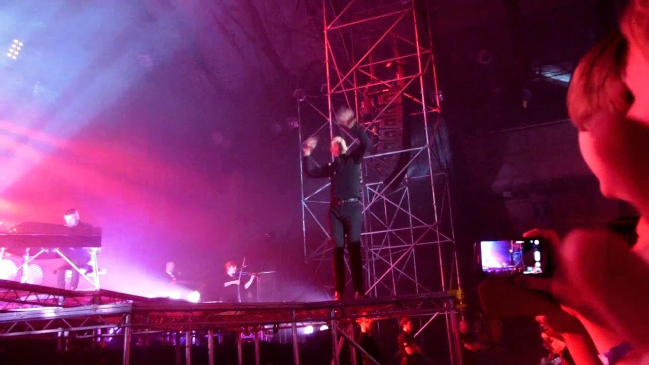 HURTS - Stay / the begining of Illuminated - Warsaw - Torwar - YouTube