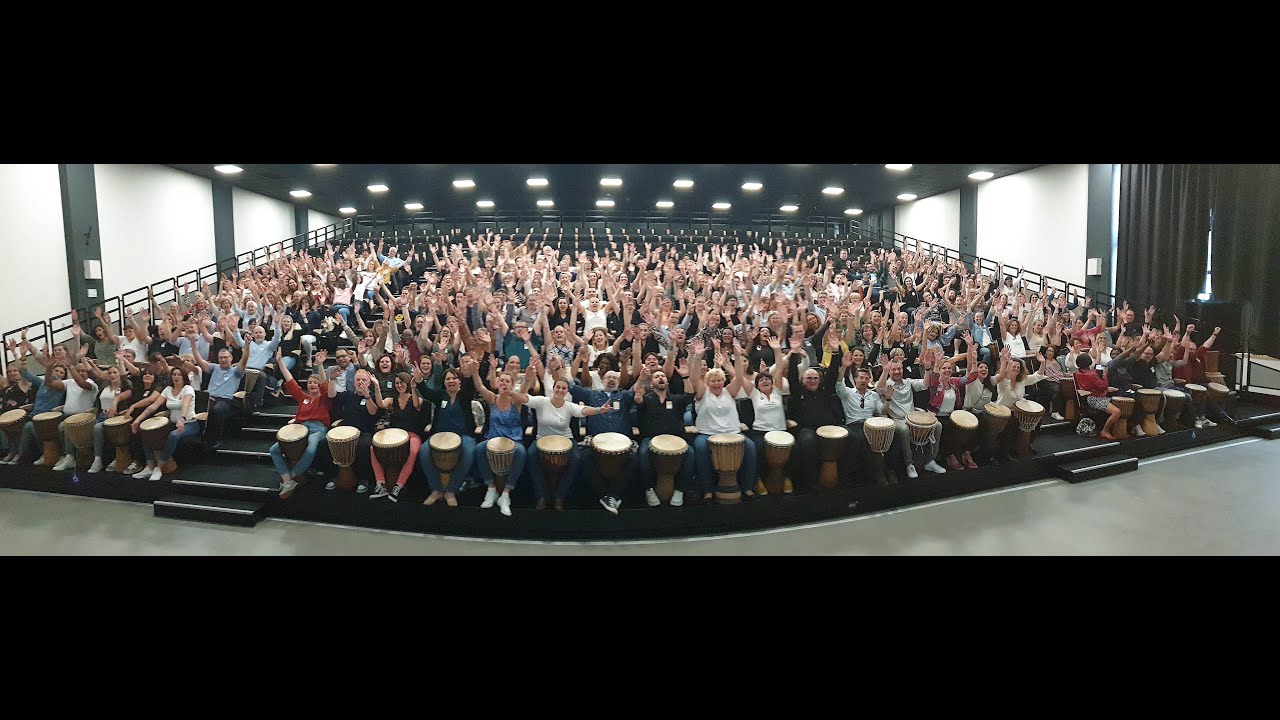Team building percussion / Tambours du monde - YouTube