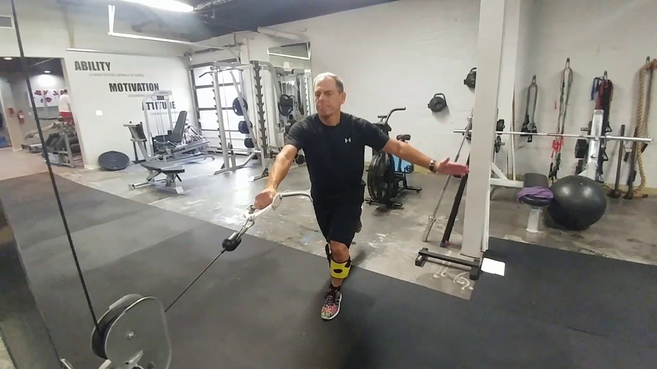 Single-leg squat to row (1A 1L squat to row) - YouTube