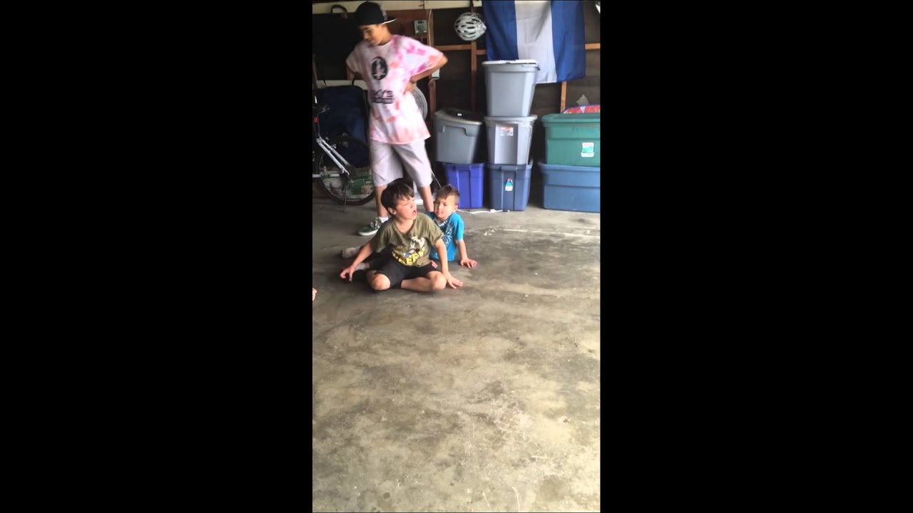 Little kids fighting part 2 - YouTube