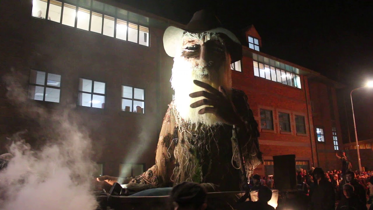 Land of Green Ginger Parade by Macnas, Hull 11 November 2017 - YouTube