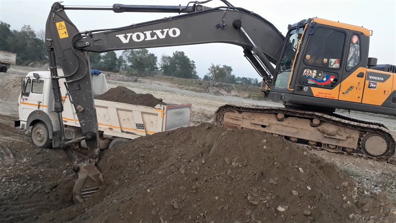 Volvo Excavator loading Gravel in Truck - Dozer Video - YouTube
