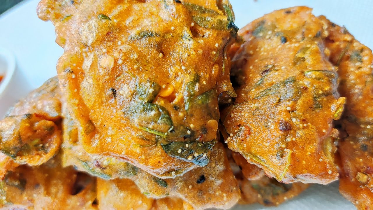 Beguni...... Crispy & tasty Beguni Recipe/মেথি শাক দিয়ে বেগুনি রেসিপি ...