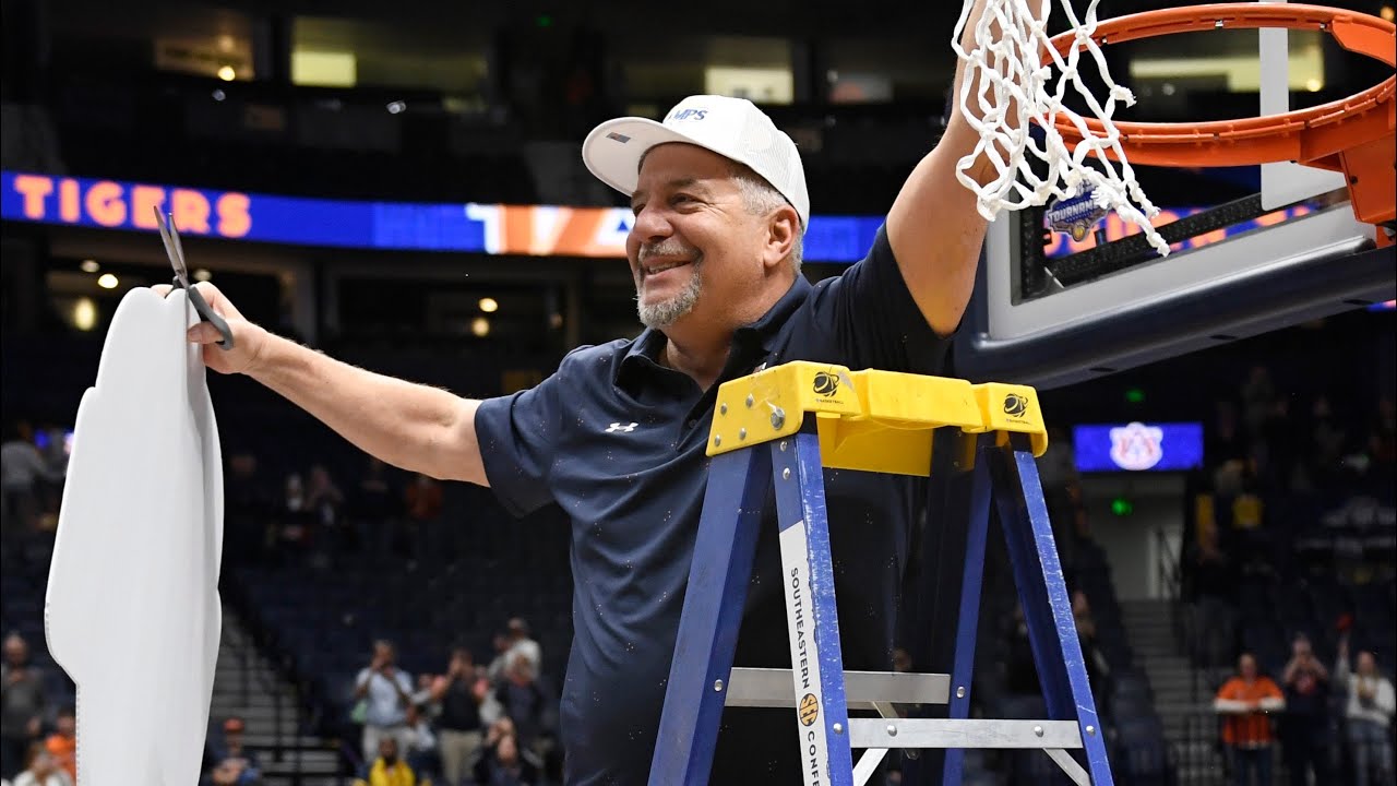 Bruce Pearl cuts down the nets after winning SEC Tournament - YouTube
