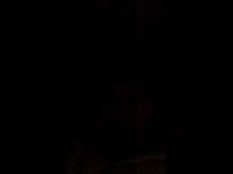 Emrenin. Gece gölgenin altına bak şarkısı