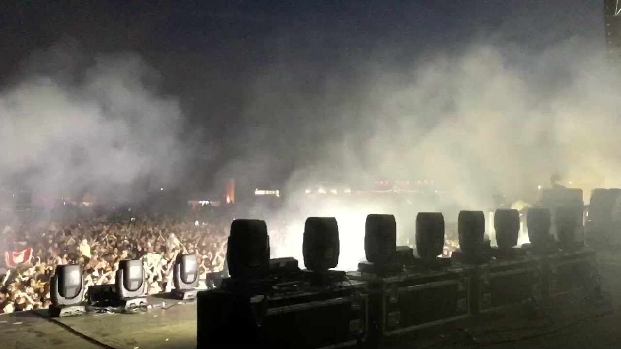 Martin Garrix playing Poison Live BACKSTAGE in Sweden - YouTube