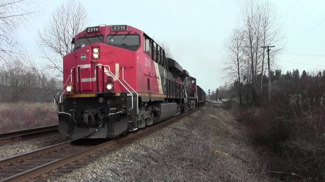 CN 2316 & 2557 Leads CN 417 West At Hydro BC - YouTube