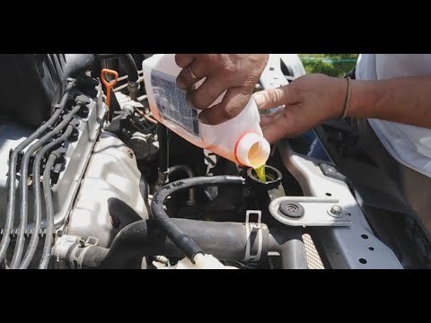 How to change coolant with two ways and how to flush the cooling system ...