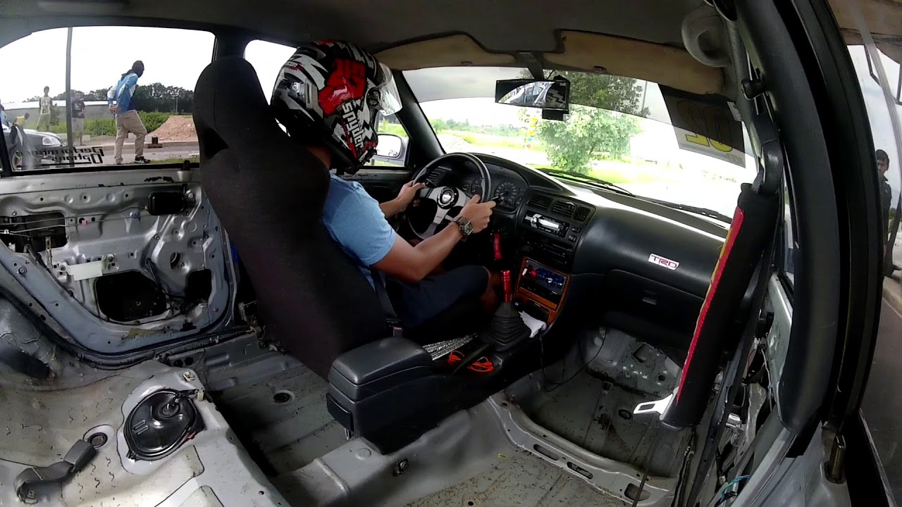 Honda Civic SIR vs Toyota Corolla AE101 Drag Race - YouTube