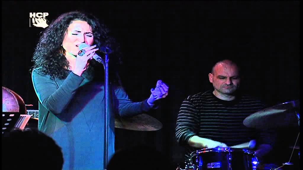 Maria Mendes - YouTube