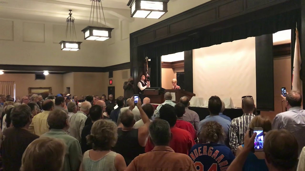 Nancy Faust Plays National Anthem on Organ in Pasadena, CA - YouTube