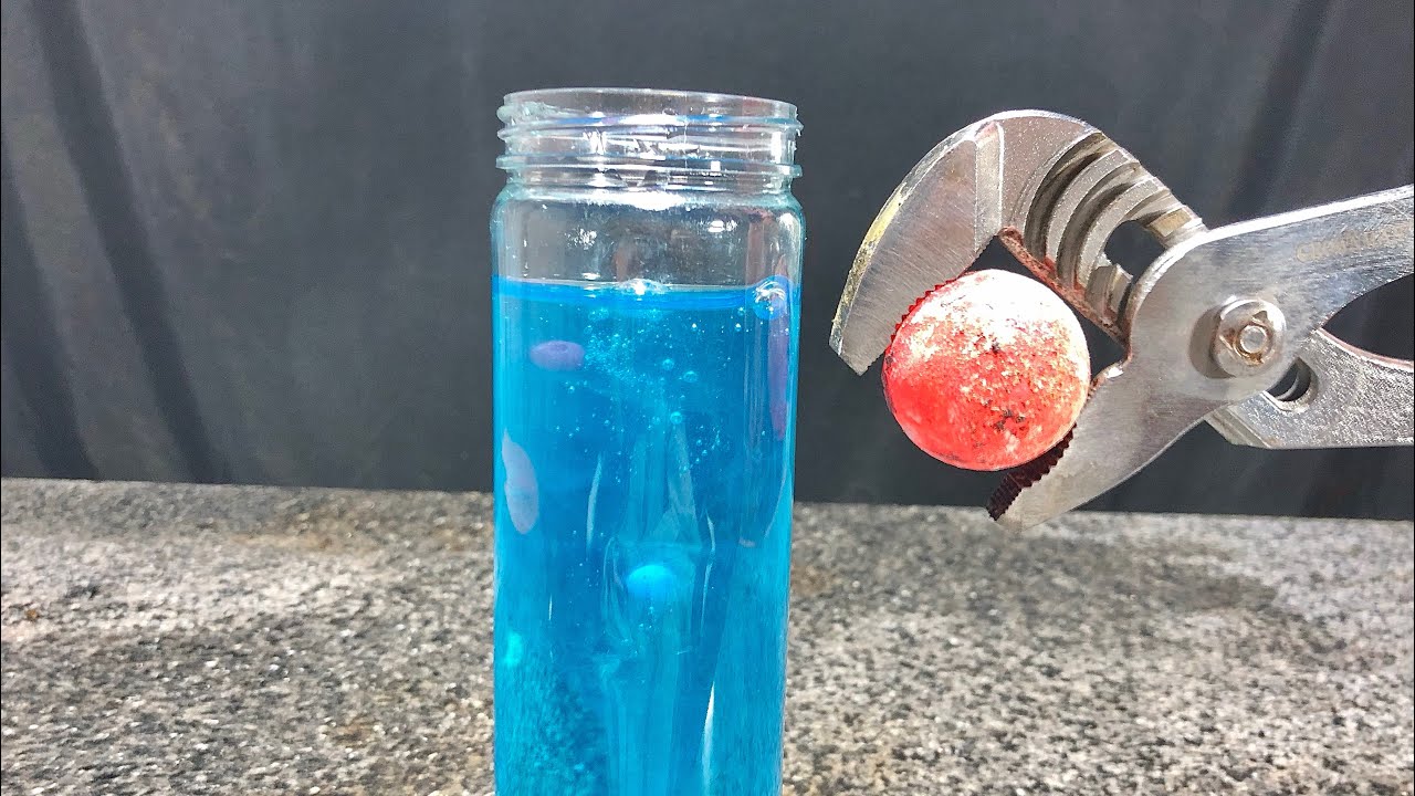 EXPERIMENT: Glowing 1000 C° METAL BALL Vs Slime - YouTube