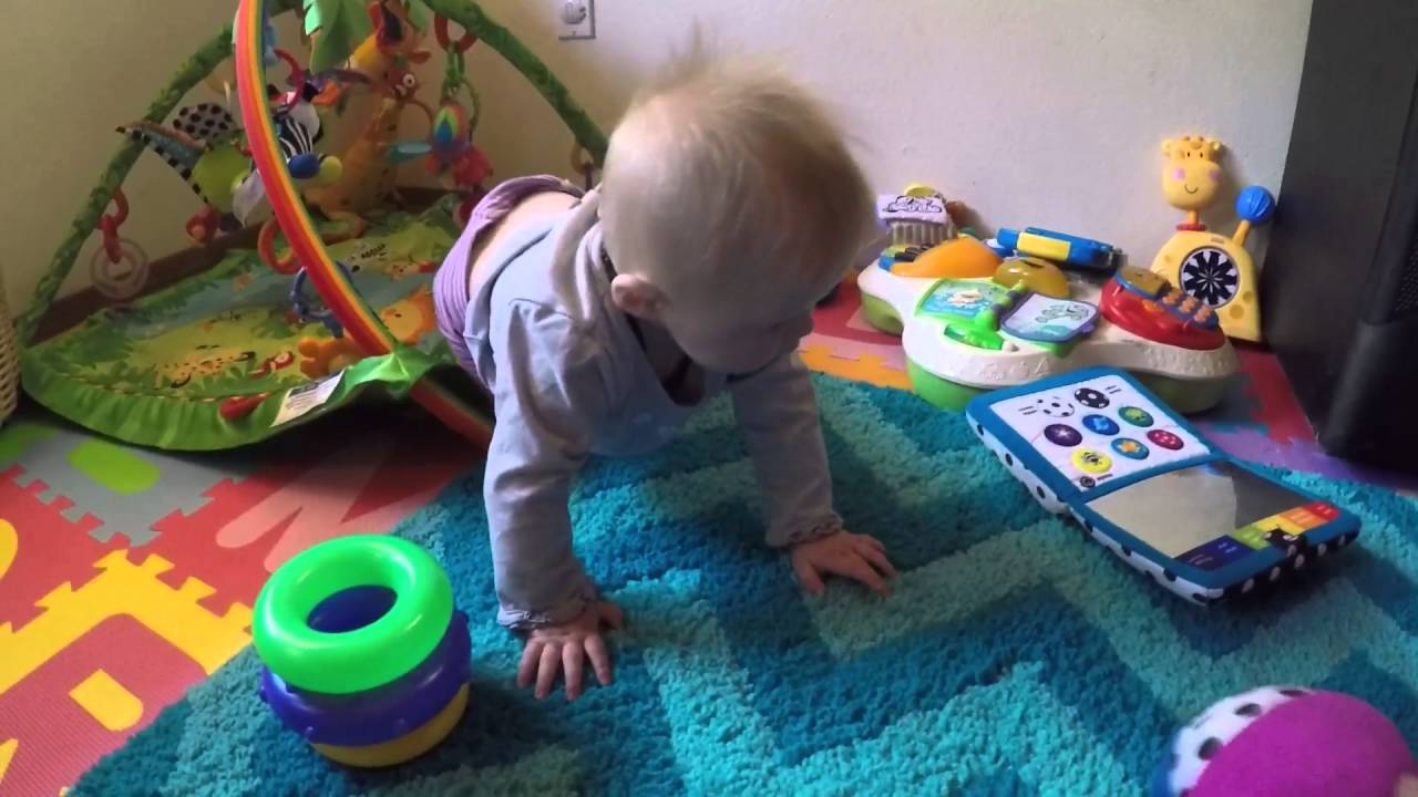 learning to crawl - YouTube