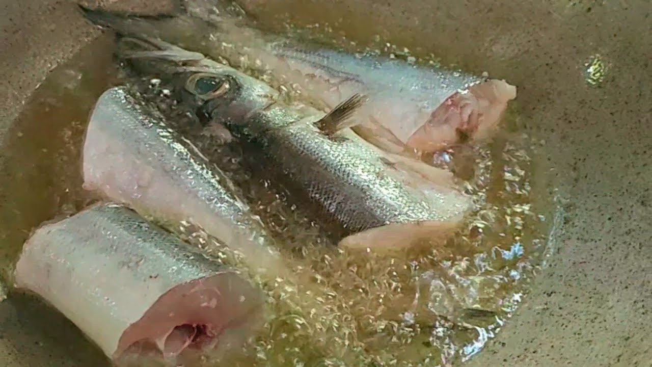 Cleaning and cooking fried fish #Satisfying #Live #Fish - YouTube