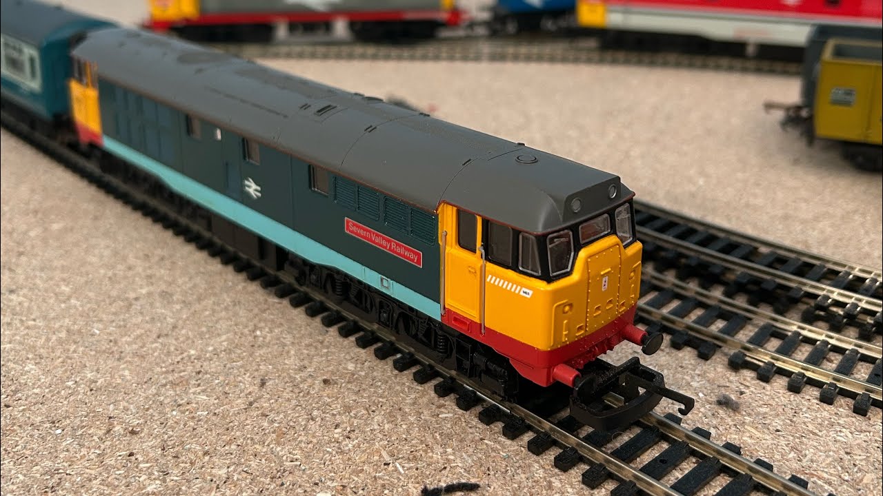 Running my new model 31413 “Severn valley railway” - YouTube