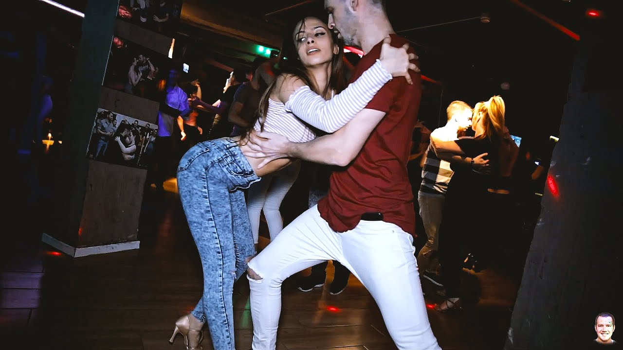 Daniel And Tom @Social Sensual bachata dance [Saciemos Las Ganas] - YouTube