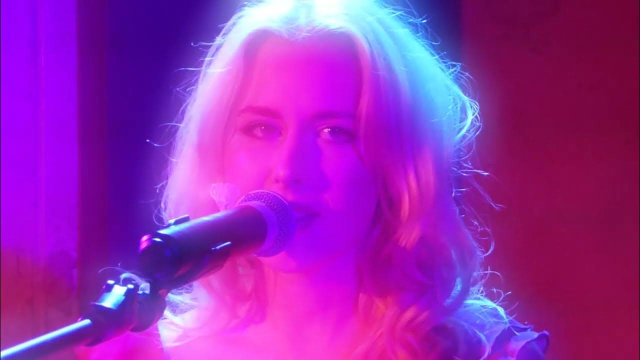 Holly Macve - 1995 - YouTube