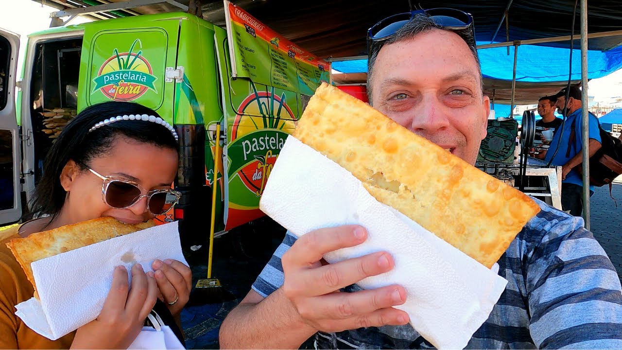 Pastel Com Caldo De Cana De Feira Em Guarapari Es Youtube