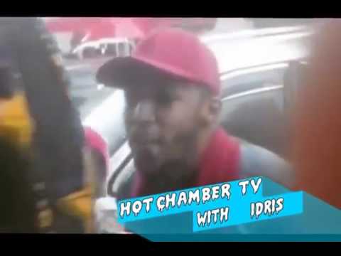 Vunja mbavu na vituko  vya Idris sultan wakati akigawa  Mo spaghetti Mtaani