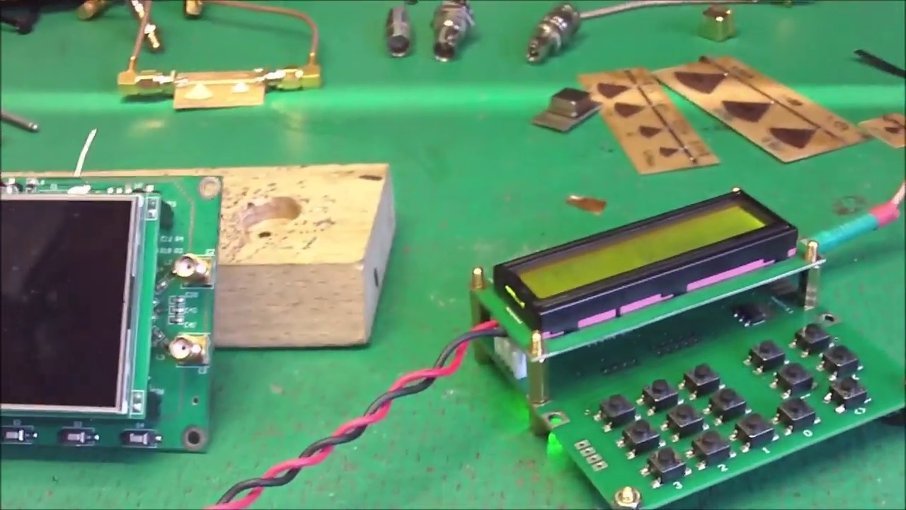 ADF4351 Signalgenerator Test - YouTube