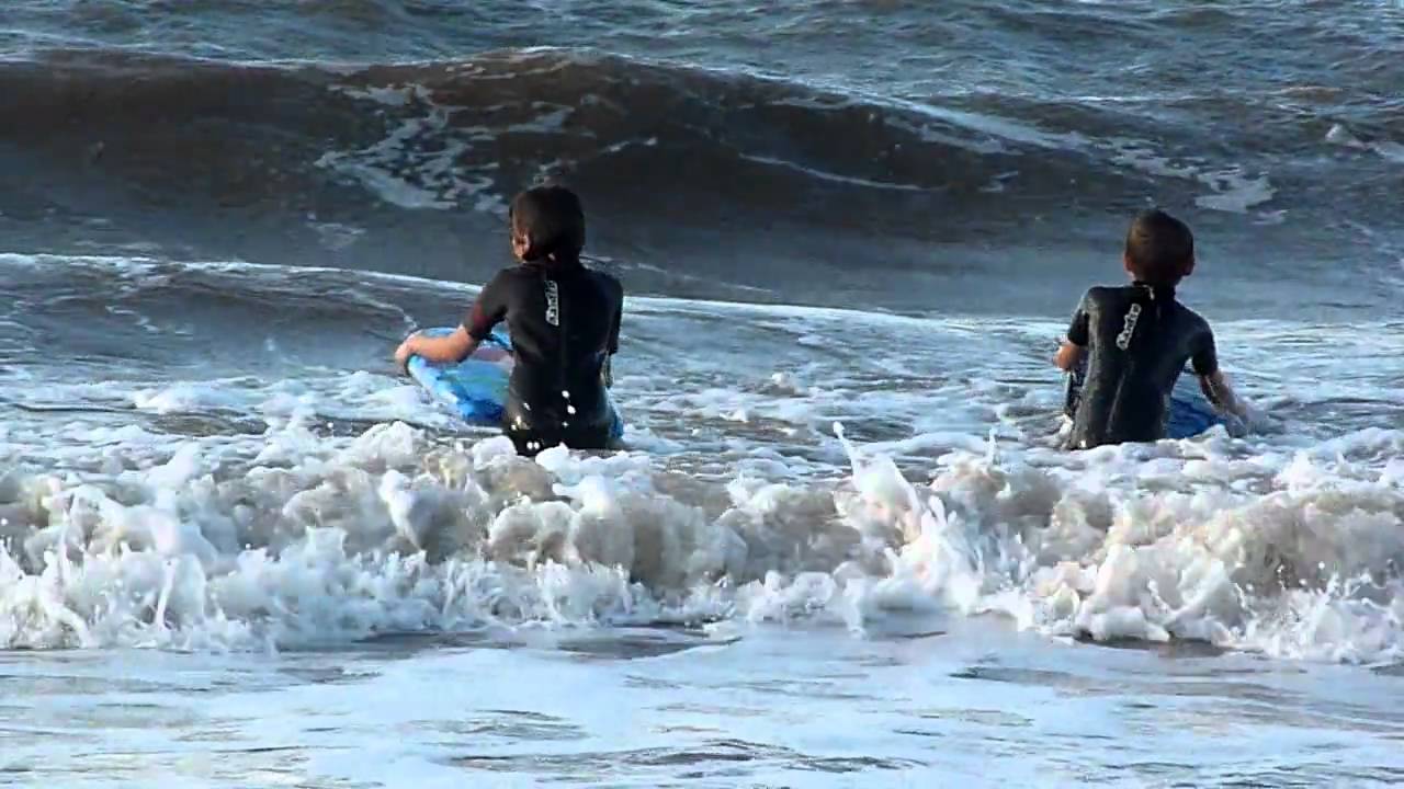 Surf's up in Minehead - 23rd August 2010 - 7pm - YouTube
