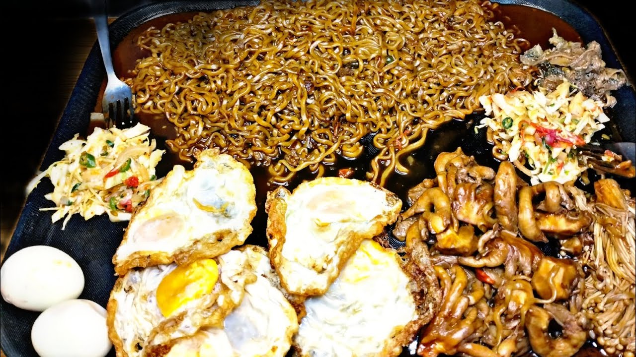 3samyang Buldak ramyun with oyster mushrooms,salad and egg poach - YouTube