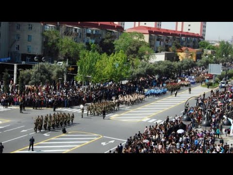 QƏLƏBƏ PARADINDA İNSAN İZDİHAMI: İNSANLAR ZƏFƏR PARADINI BELƏ İZLƏDİ