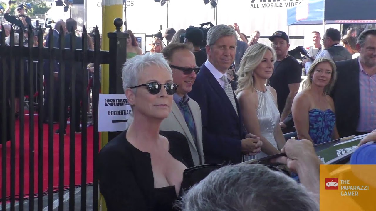 Jamie Lee Curtis greets fans outside the 45th Annual Saturn Awards at ...