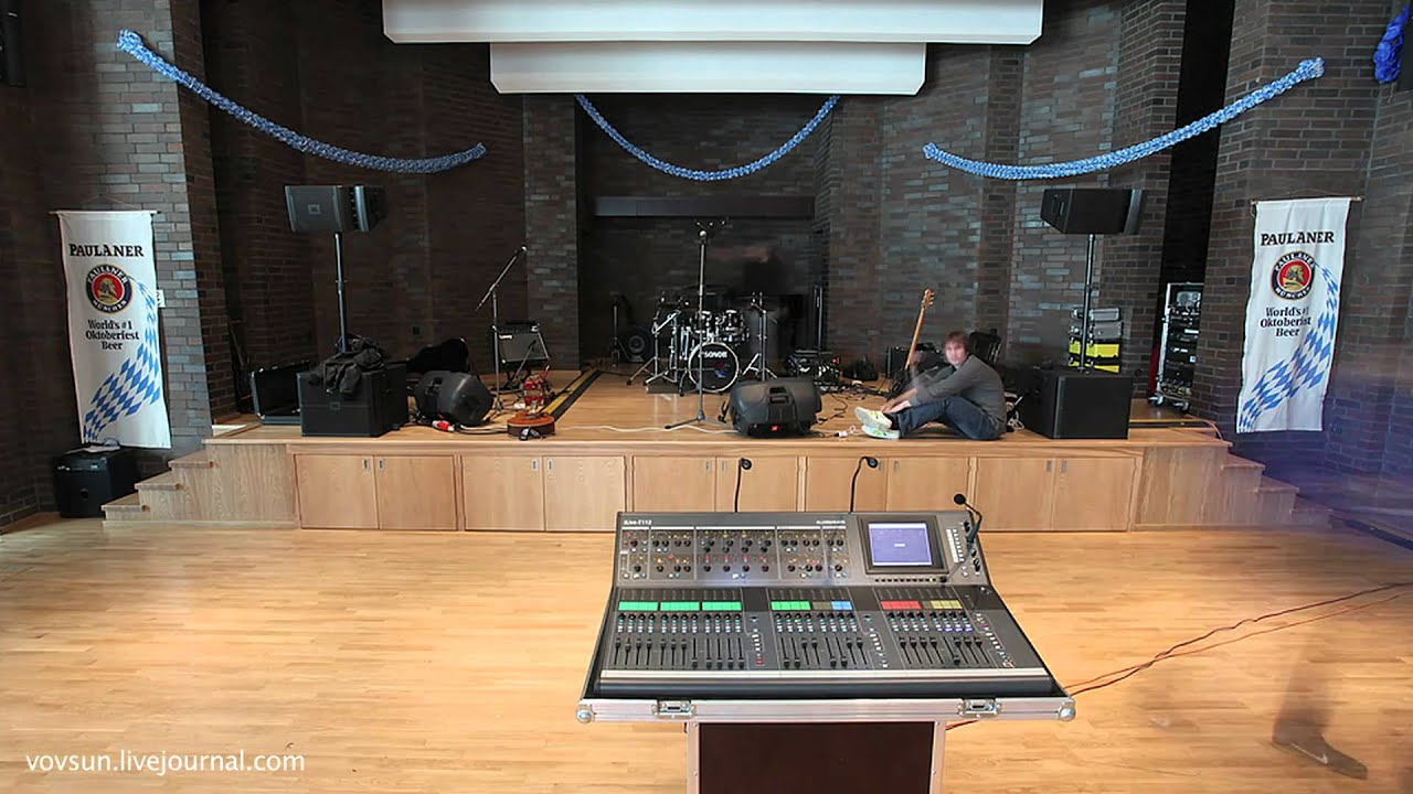 Octoberfest 2010 at German Embassy (Moscow) setup - YouTube