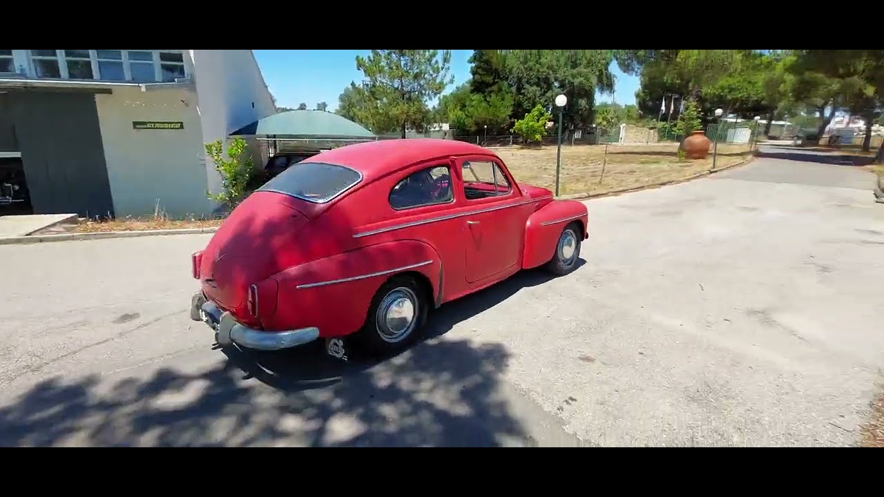 Volvo 444 - YouTube
