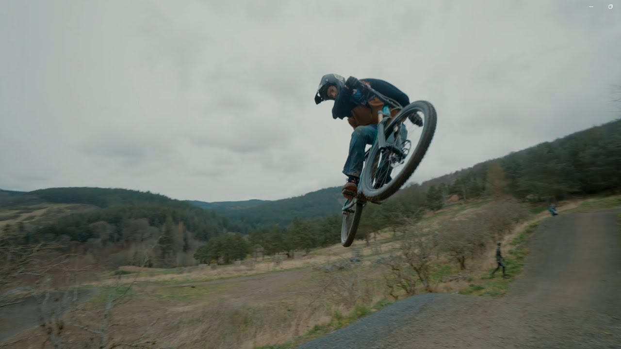 Glentress Day Edit - Scotty Stephenson Feat Oli Watson - YouTube