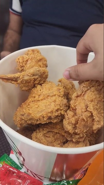 Kfc bucket 🍗Kfc best deals🔥 Finger licking Good 👍 #shorts #kfc #foodie ...