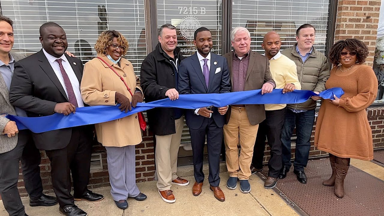 Bellmon Hosts Community Swearing-In and Ribbon Cutting - YouTube