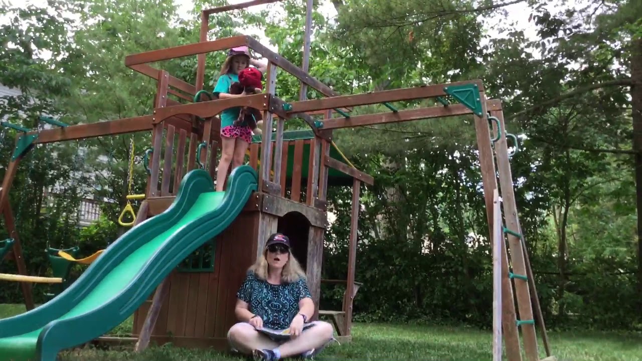 Ms. Alex reads Caps For Sale! - YouTube