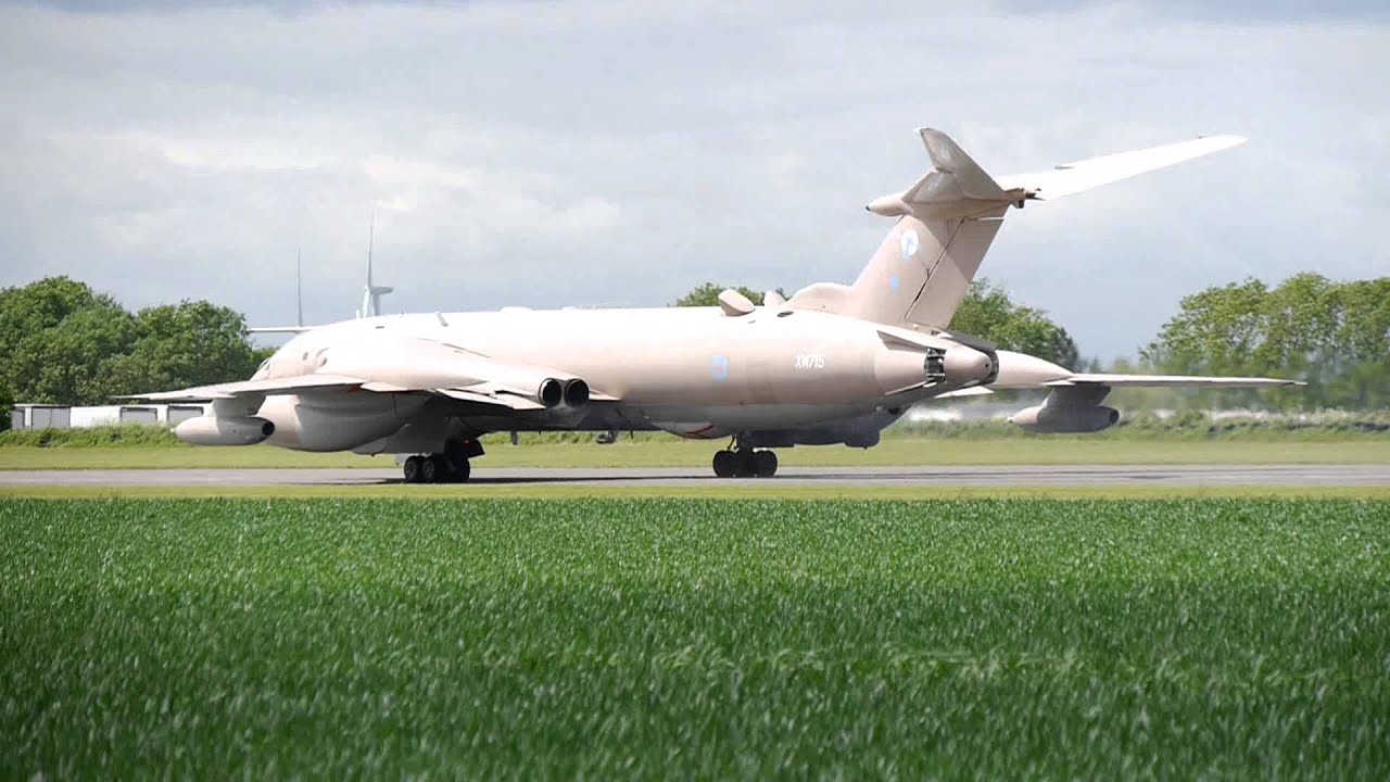 Hadley Page Victor Tanker - YouTube