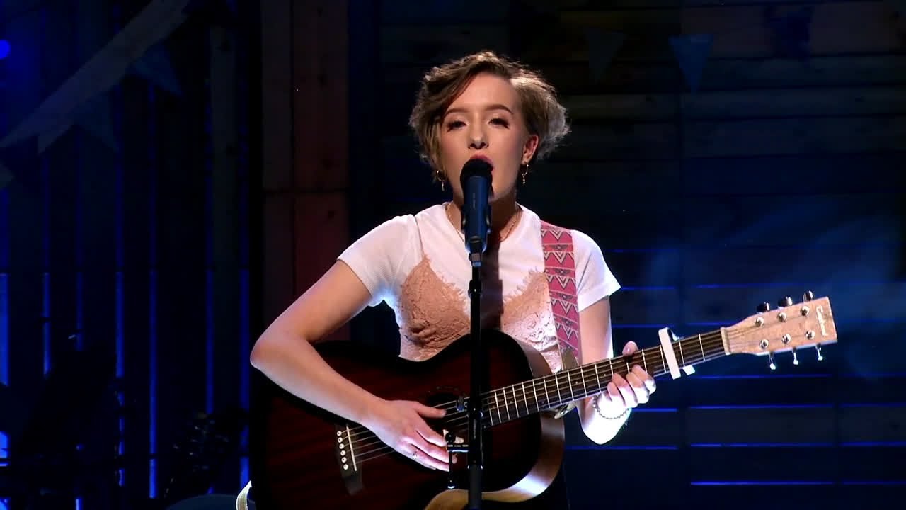 Gracie Richards | Awr Cyn y Wawr - YouTube