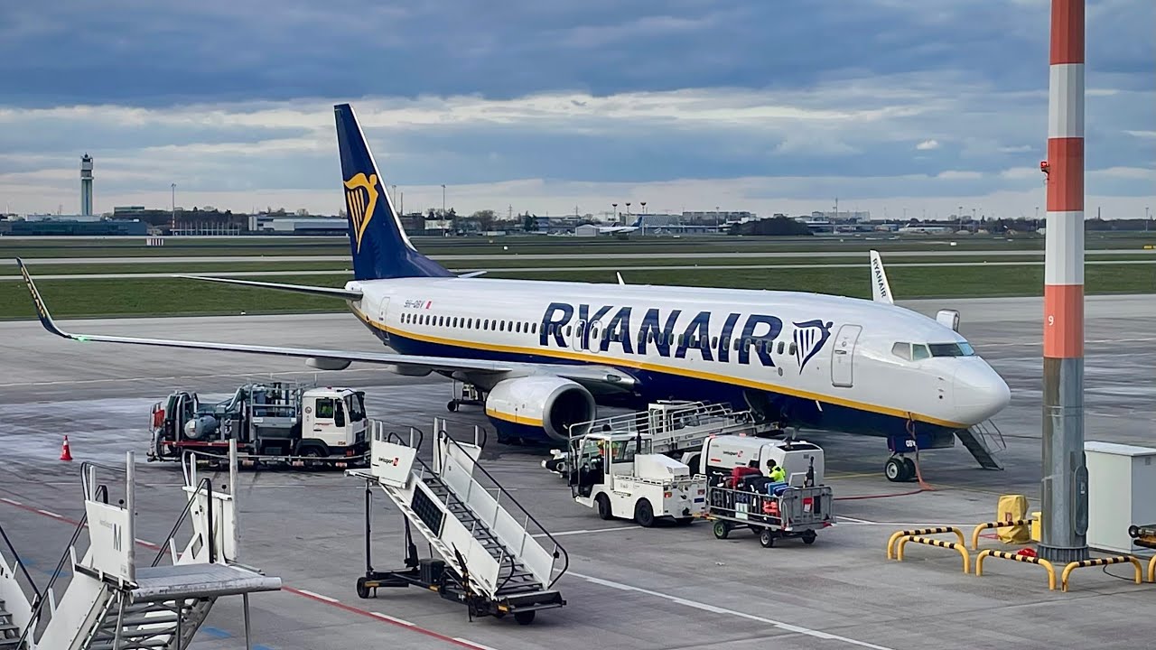 Boeing 737-800 | Ryanair | Rome (FCO) — Berlin (BER) | Full Flight | 4K ...