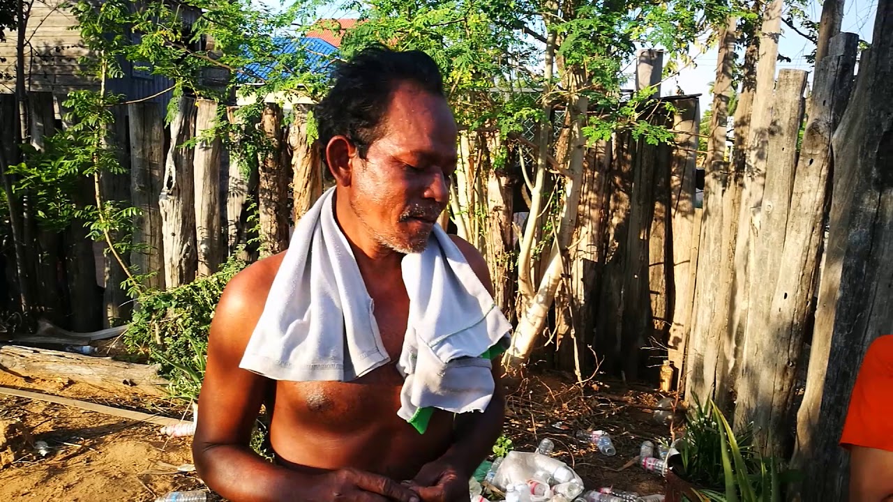 សៀក ប៊ុនណារី Siek Bunnary ធ្វើមនុស្សធម៌(11) - YouTube