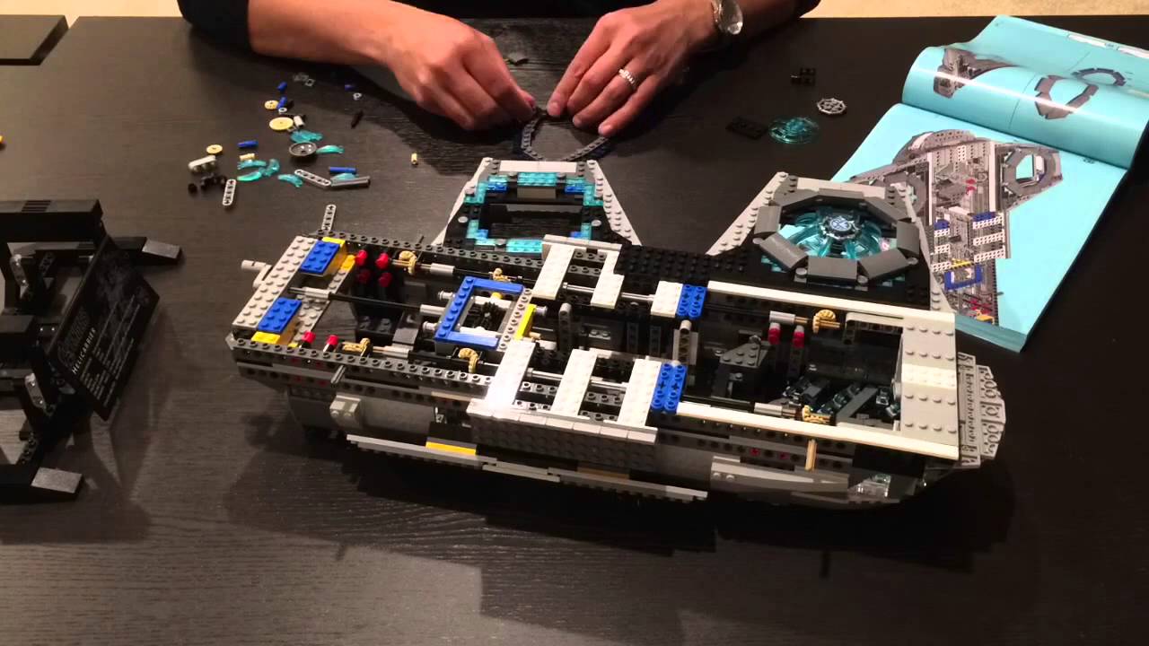 LEGO SHIELD Helicarrier Build time lapse - YouTube