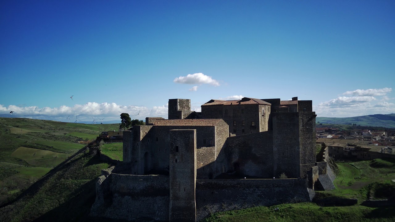 Castello di Melfi - Federico II - Basilicata - YouTube