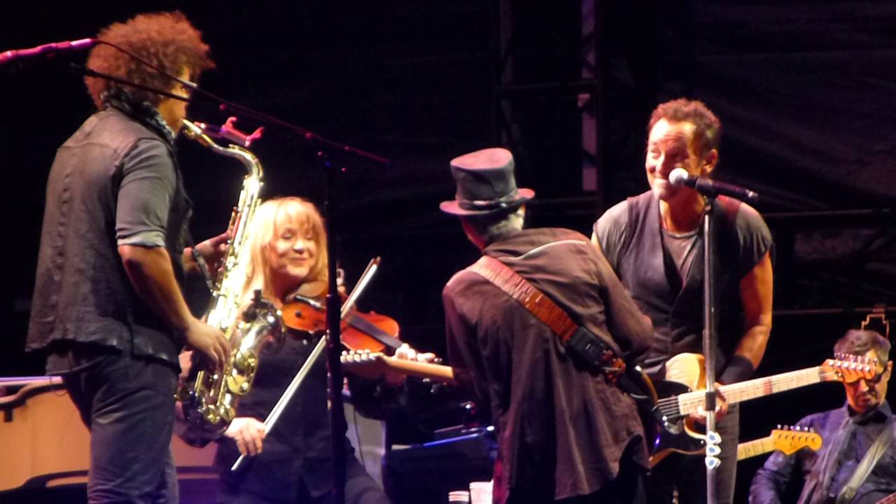 Thundercrack - Springsteen - Philadelphia Sept 7, 2016 - YouTube
