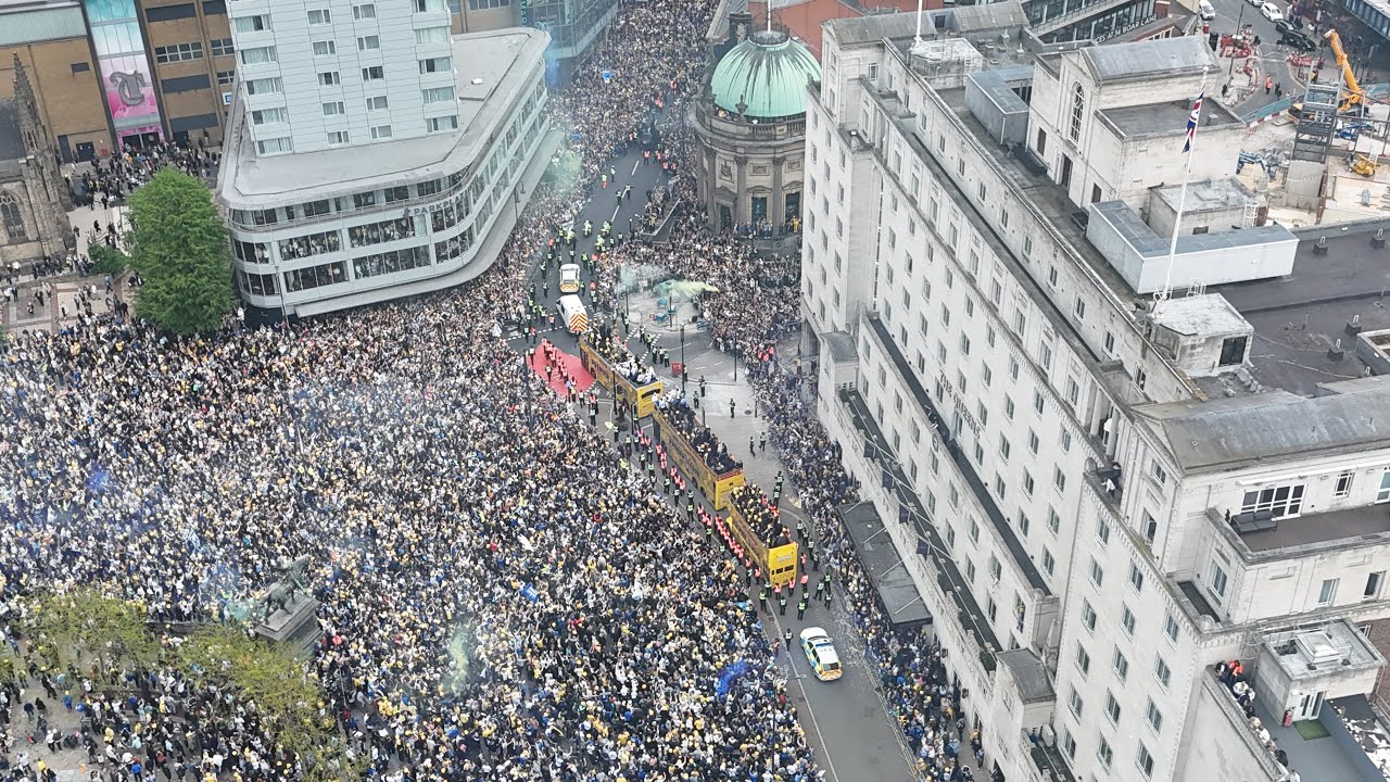 Drone video champions arrive via bus 🚌 Leeds United Champions Parade # ...
