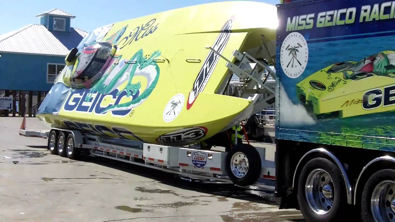 Miss Geico - YouTube