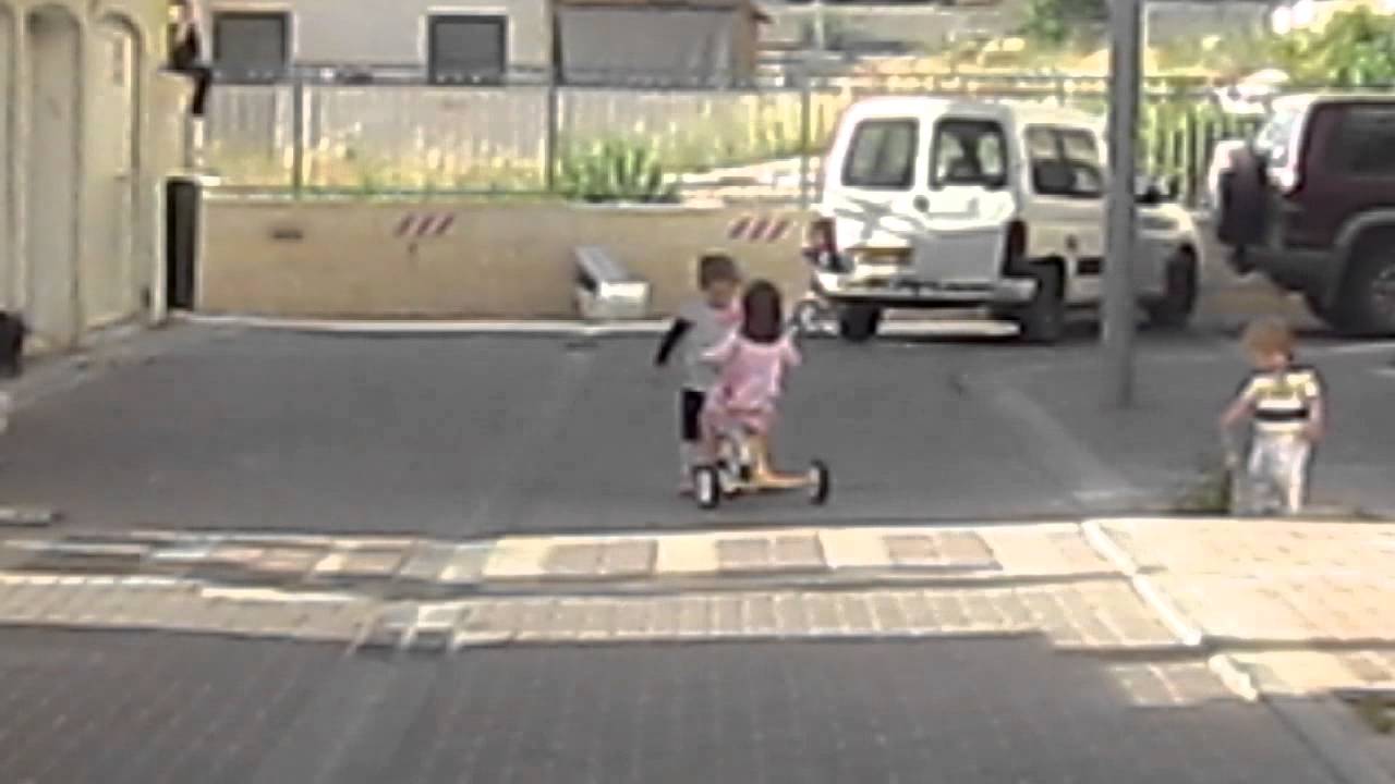 The Great Tricycle Race (1/2) - YouTube