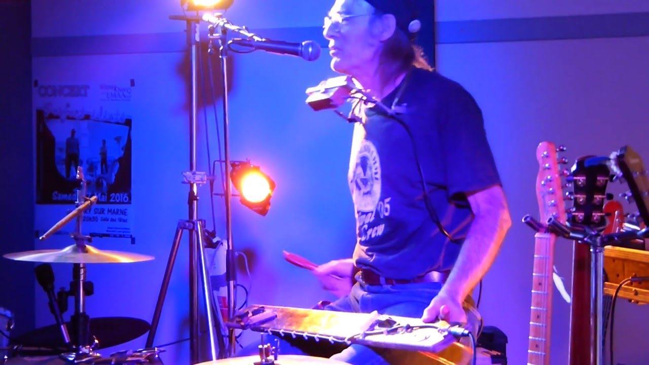 Philippe Ménard one man band live - Ocquerre - YouTube