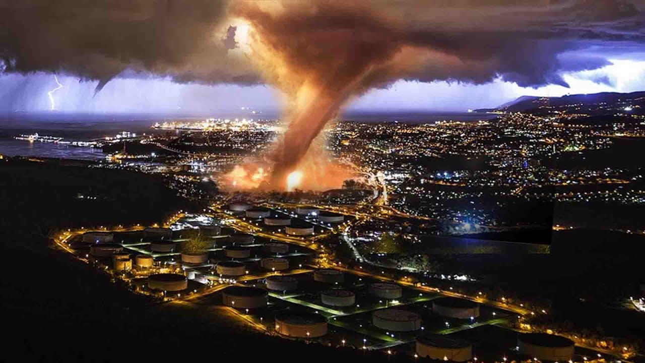 Powerful Tornado Strikes Guangzhou china ! destroys power equipment and ...