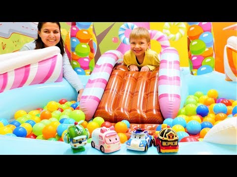 Bebek videosu. Robocar Poli arkadaşlarını bulamıyor.