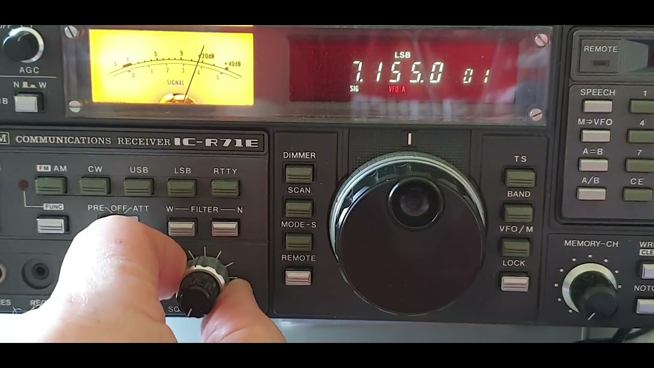 Icom IC-R71E, MLA-30+ Active Loop Antenna Indoor - YouTube
